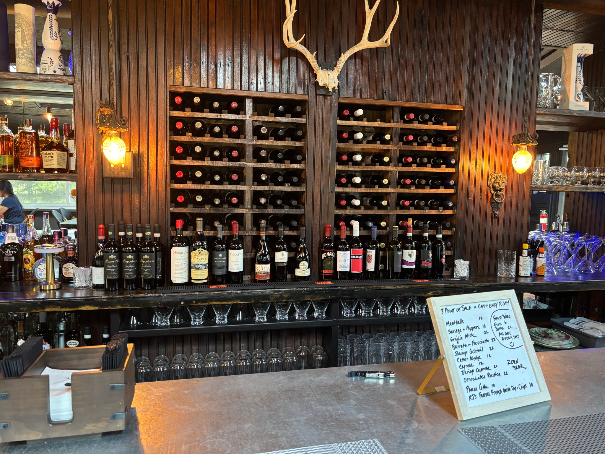 Tonelli’s owner opens Tavern on 12 – DUNES DIVA